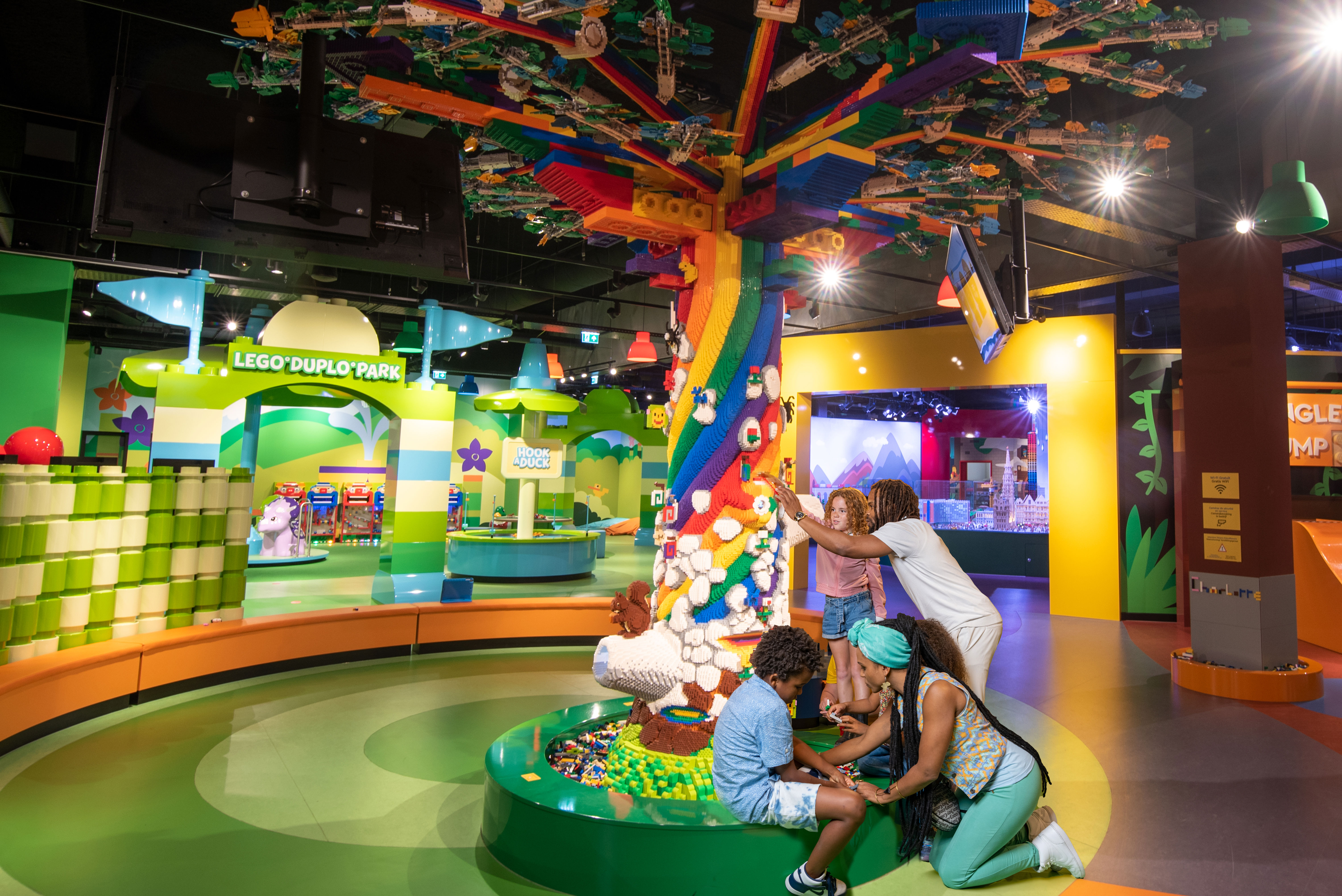 Tree of Togetherness | LEGO® Discovery Center Boston